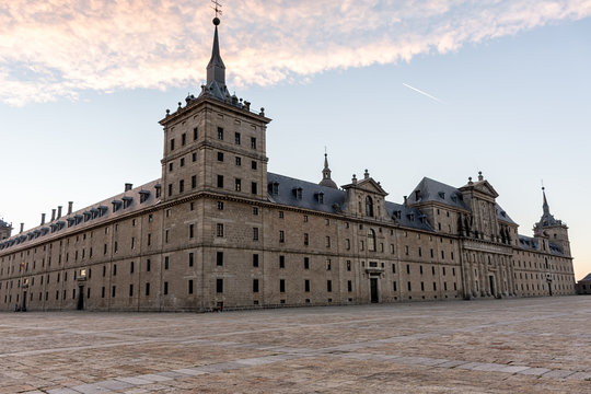 Frontispicio bilder – Bläddra bland 118 stockfoton, vektorer och videor ...