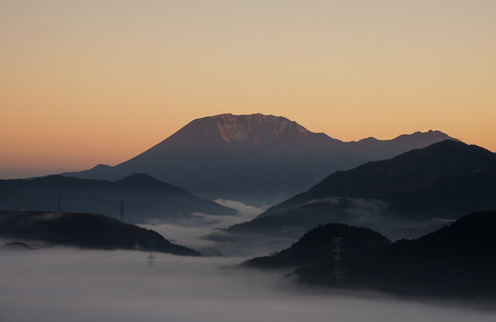 「Unkai」の写真素材 | 310件の無料イラスト画像 | Adobe Stock