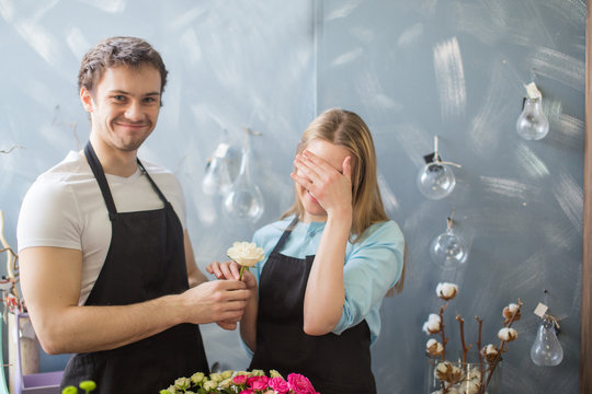 Embarrased Bilder – Durchsuchen 294 Archivfotos, Vektorgrafiken und ...