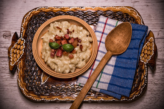 Halusky Bilder – Durchsuchen 414 Archivfotos, Vektorgrafiken und Videos ...