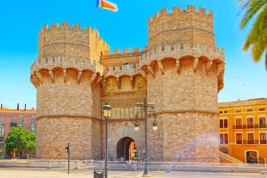 รูปภาพTorres – เลือกดูภาพถ่ายสต็อก เวกเตอร์ และวิดีโอ37,436 | Adobe Stock