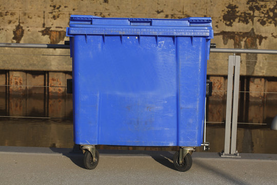 รูปภาพPapiercontainer – เลือกดูภาพถ่ายสต็อก เวกเตอร์ และวิดีโอ96 ...