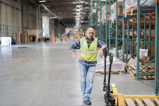 Warehouse Worker Images – Browse 290,192 Stock Photos, Vectors, and ...