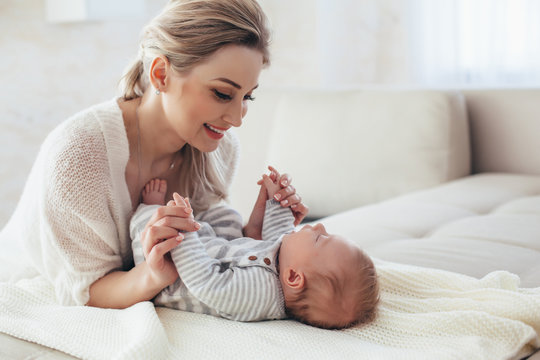 Childbirth Images – Browse 957,840 Stock Photos, Vectors, and Video ...