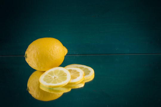 รูปภาพZitronenscheibe – เลือกดูภาพถ่ายสต็อก เวกเตอร์ และวิดีโอ2,343 ...