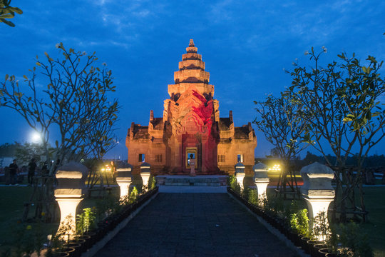รูปภาพ"Buriram Castle" – เลือกดูภาพถ่ายสต็อก เวกเตอร์ และวิดีโอ93 ...