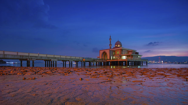 Seberang-Bilder: Stock-Fotos & -Videos. | Adobe Stock