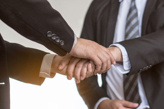 รูปภาพConsolation – เลือกดูภาพถ่ายสต็อก เวกเตอร์ และวิดีโอ54,117 ...