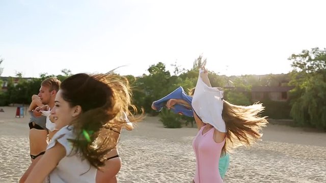 Women Undressing Images – Browse 44,816 Stock Photos, Vectors, and ...