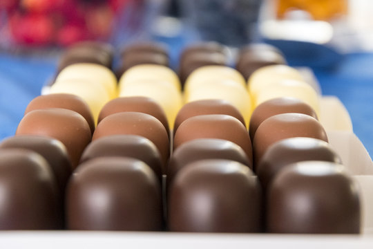 Ritter Sport Lustig Witzig Spr 252 Che Bild Bilder Negerkuss Kunstunterricht Kunstunterricht Ideen