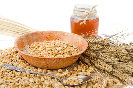 Zerealien bilder – Bläddra bland 925 stockfoton, vektorer och videor ...