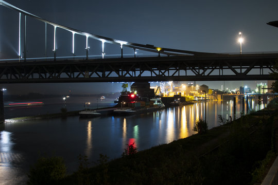 รูปภาพChempark – เลือกดูภาพถ่ายสต็อก เวกเตอร์ และวิดีโอ124 | Adobe Stock