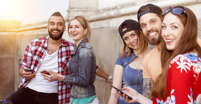 Imagens de Millennials – Explore Fotografias do Stock, Vetores e Vídeos ...