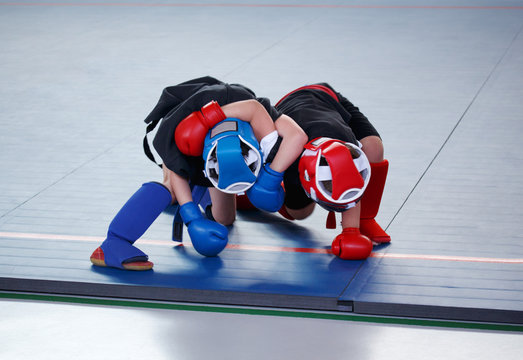 Headlock stock photos and royalty-free images, vectors and ...