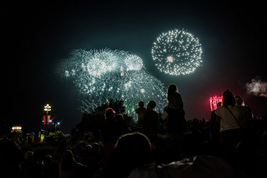 รูปภาพFireworks – เลือกดูภาพถ่ายสต็อก เวกเตอร์ และวิดีโอ796,295 | Adobe ...