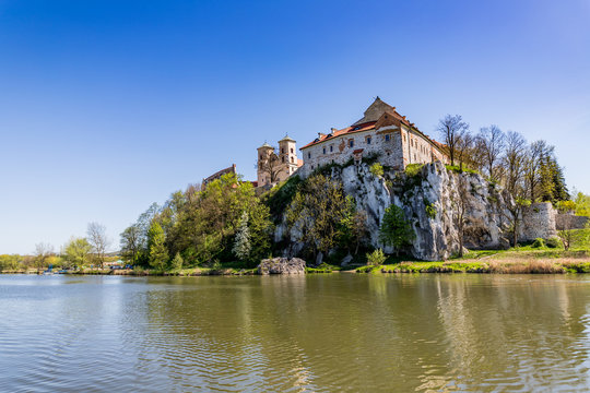 รูปภาพVistule – เลือกดูภาพถ่ายสต็อก เวกเตอร์ และวิดีโอ451 | Adobe Stock