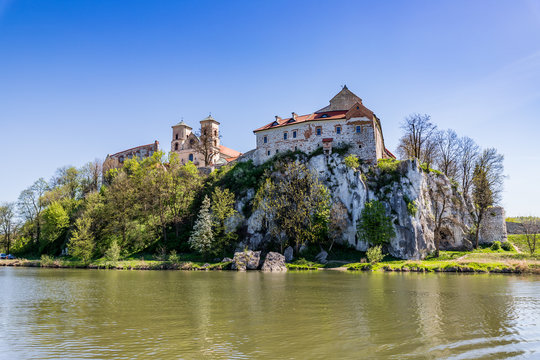 รูปภาพVistule – เลือกดูภาพถ่ายสต็อก เวกเตอร์ และวิดีโอ451 | Adobe Stock