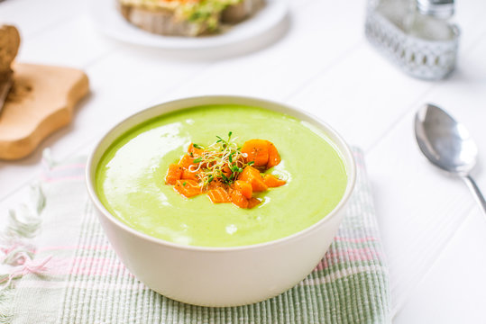 Backerbsensuppe Bilder – Durchsuchen 236 Archivfotos, Vektorgrafiken ...