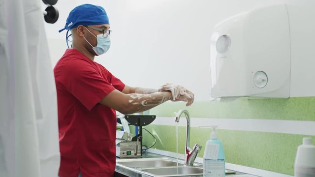 "Scrubbing In" Images – Browse 45 Stock Photos, Vectors, and Video ...