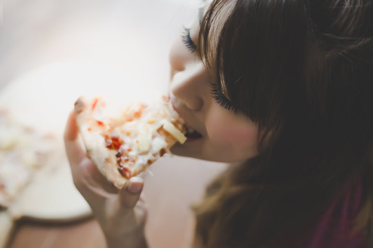 "Eating Pizza" Images – Browse 494 Stock Photos, Vectors, and Video ...
