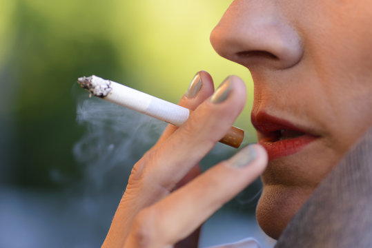 Fumando 이미지 – 찾아보기 693 스톡 사진, 벡터 및 비디오 | Adobe Stock