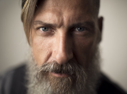 Imágenes de Seriedad: descubre bancos de fotos, ilustraciones, vectores ...