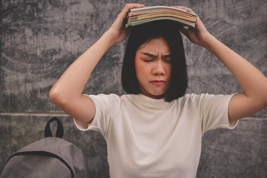 Mirthless Bilder – Durchsuchen 838 Archivfotos, Vektorgrafiken und ...