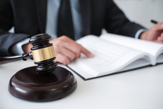 รูปภาพDefendant – เลือกดูภาพถ่ายสต็อก เวกเตอร์ และวิดีโอ66,403 | Adobe ...