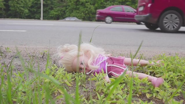 "Falling Doll"-Bilder: Stock-Fotos & -Videos. | Adobe Stock