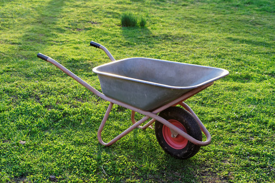 Brouette Images – Parcourir 101,250 le catalogue de photos, vecteurs et ...