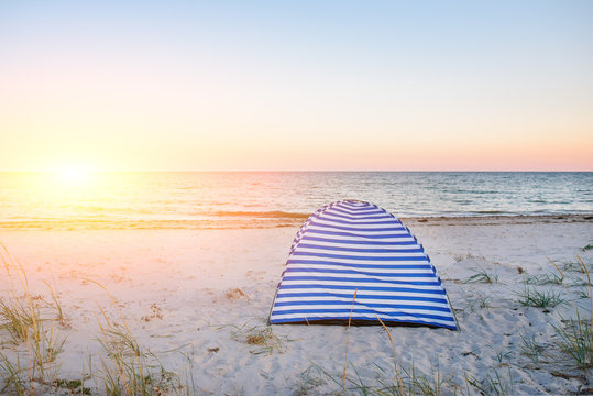 Lockal Bilder – Durchsuchen 32 Archivfotos, Vektorgrafiken und Videos ...