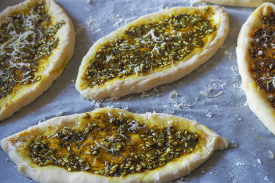 รูปภาพManakish – เลือกดูภาพถ่ายสต็อก เวกเตอร์ และวิดีโอ1,271 | Adobe Stock