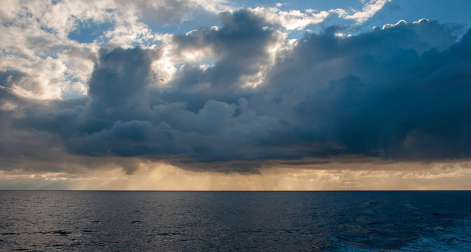 Squall bilder – Bläddra bland 30,613 stockfoton, vektorer och videor | Adobe Stock