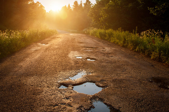 Bad Path Bilder – Durchsuchen 10,993 Archivfotos, Vektorgrafiken und ...