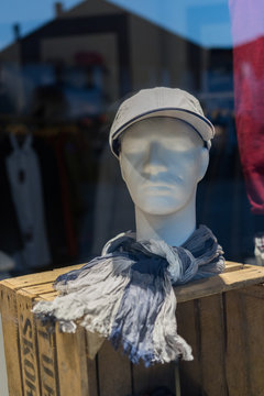 Markenklamotten Bilder – Durchsuchen 105 Archivfotos, Vektorgrafiken ...