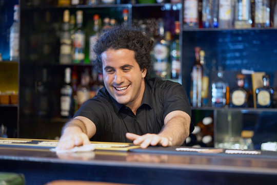 Hotelfachmann Bilder – Durchsuchen 974 Archivfotos, Vektorgrafiken und ...