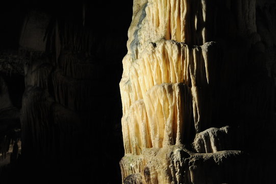 รูปภาพStalactite – เลือกดูภาพถ่ายสต็อก เวกเตอร์ และวิดีโอ48,814 | Adobe ...