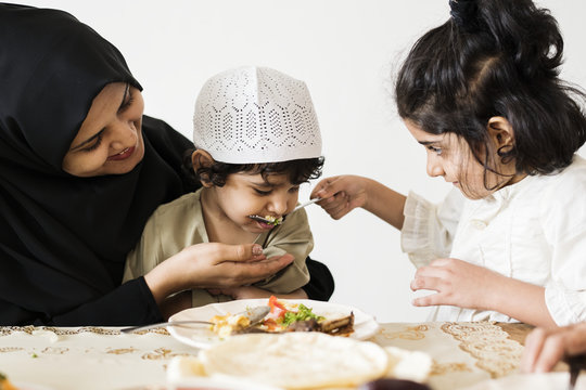 รูปภาพMustahabb – เลือกดูภาพถ่ายสต็อก เวกเตอร์ และวิดีโอ321 | Adobe Stock