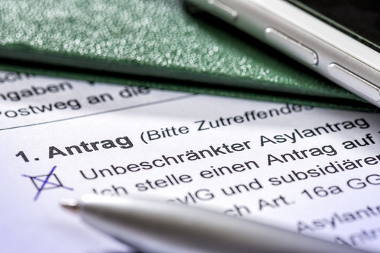 Asylantrag Bilder – Durchsuchen 9,652 Archivfotos, Vektorgrafiken und ...