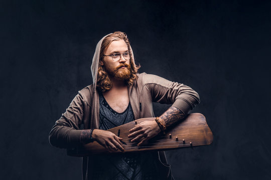 Gusli 画像 - 参照 788 Stock 写真、ベクターおよびビデオ | Adobe Stock