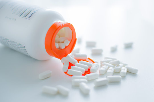 Vicodin Images – Browse 871 Stock Photos, Vectors, and Video | Adobe Stock