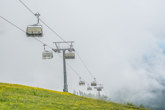 รูปภาพSchilift – เลือกดูภาพถ่ายสต็อก เวกเตอร์ และวิดีโอ450 | Adobe Stock