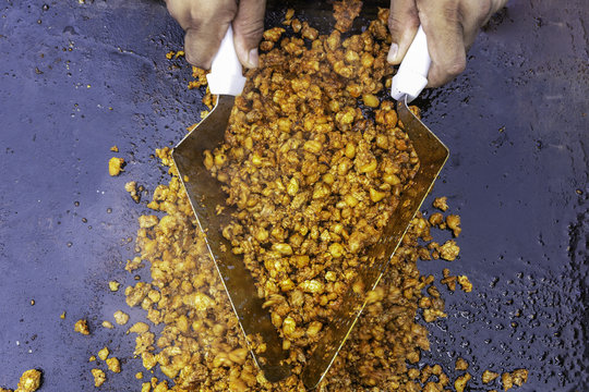 Spachelor bilder – Bläddra bland 17 stockfoton, vektorer och videor ...