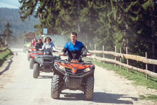 รูปภาพAtv – เลือกดูภาพถ่ายสต็อก เวกเตอร์ และวิดีโอ30,594 | Adobe Stock