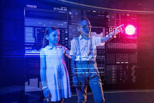 Demonstrate Images – Browse 2,677,070 Stock Photos, Vectors, and Video ...