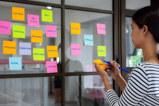 Sticky Notes On Whiteboard Images – Browse 4,576 Stock Photos, Vectors ...