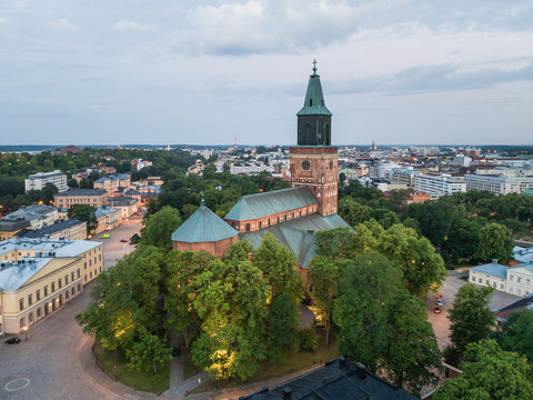 Imágenes de "Turku Cathedral": descubre bancos de fotos, ilustraciones ...