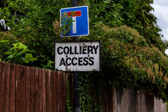 Shut-Down Images – Browse 59 Stock Photos, Vectors, and Video | Adobe Stock