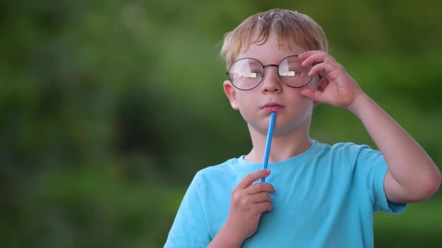 "Smart Aleck" Images – Browse 909 Stock Photos, Vectors, and Video ...