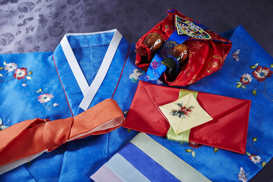 "Chima Jeogori" Bilder – Durchsuchen 211 Archivfotos, Vektorgrafiken ...